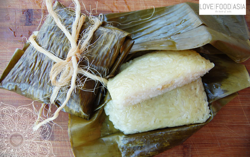 Steamed Sticky Rice Cakes (Khao Tom Mad)